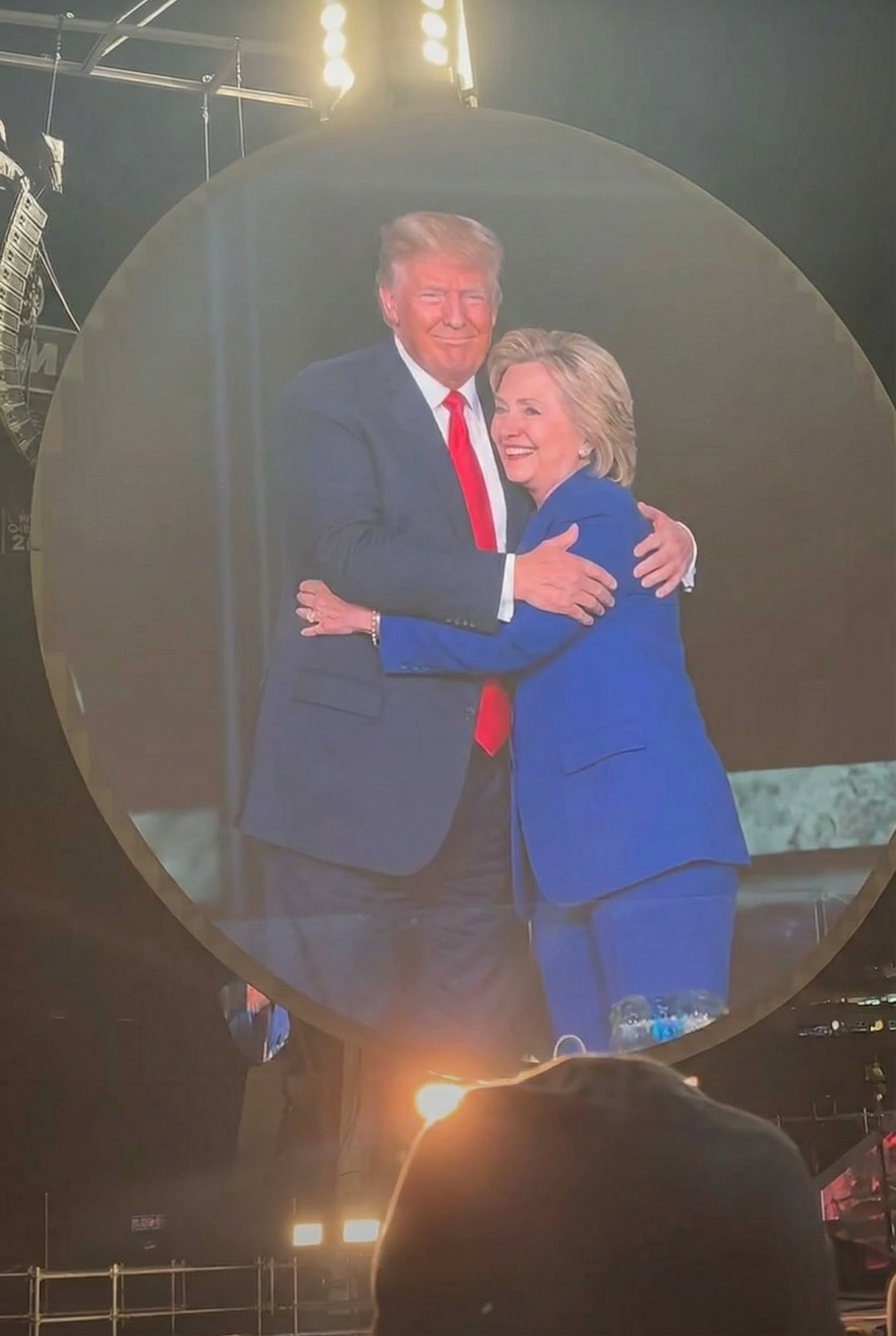 Prompt + How-To – Recreate the Coldplay Kiss Cam Meme